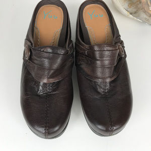 Yuu | Shoes | Yuu Sz 95 Yuu Brown Leather Slides | Poshmark